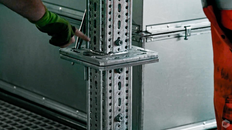 Channel Section vs. Secondary modular box section vs. traditional steel - MIDFIX